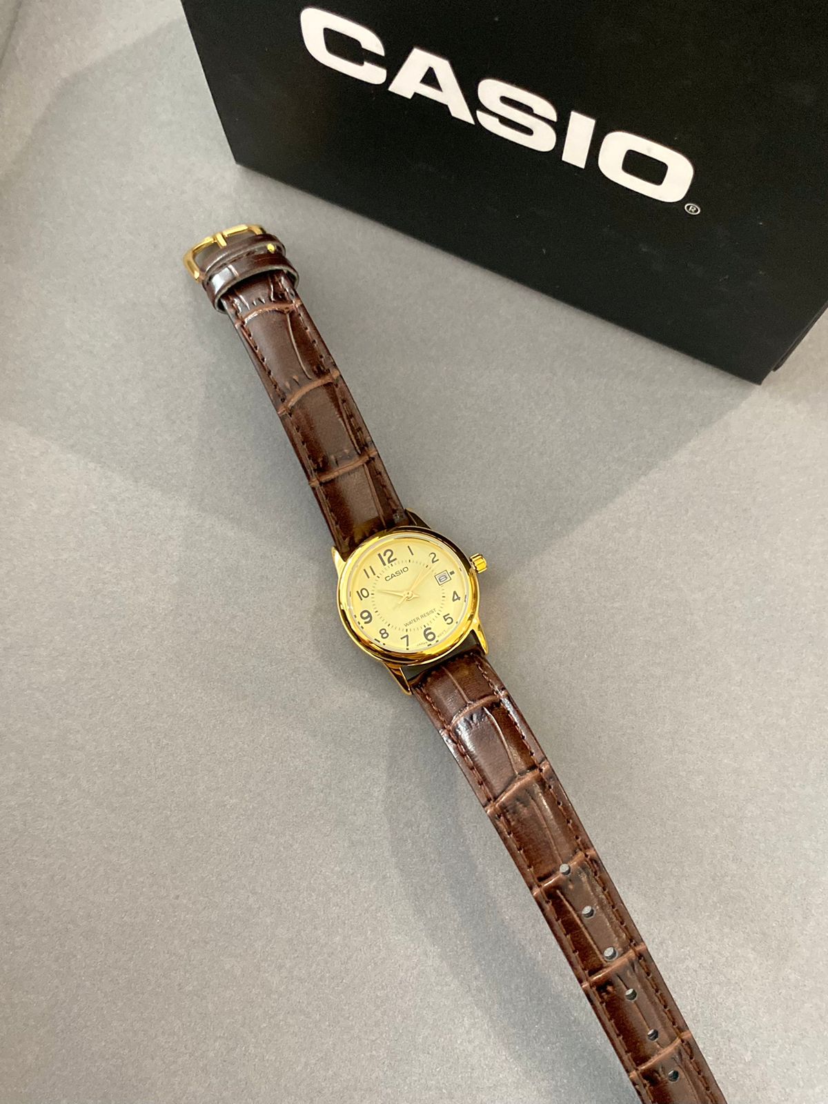 Relógio Casio Feminino Feminino Dourado Todo Numerado Visor Preto com ...