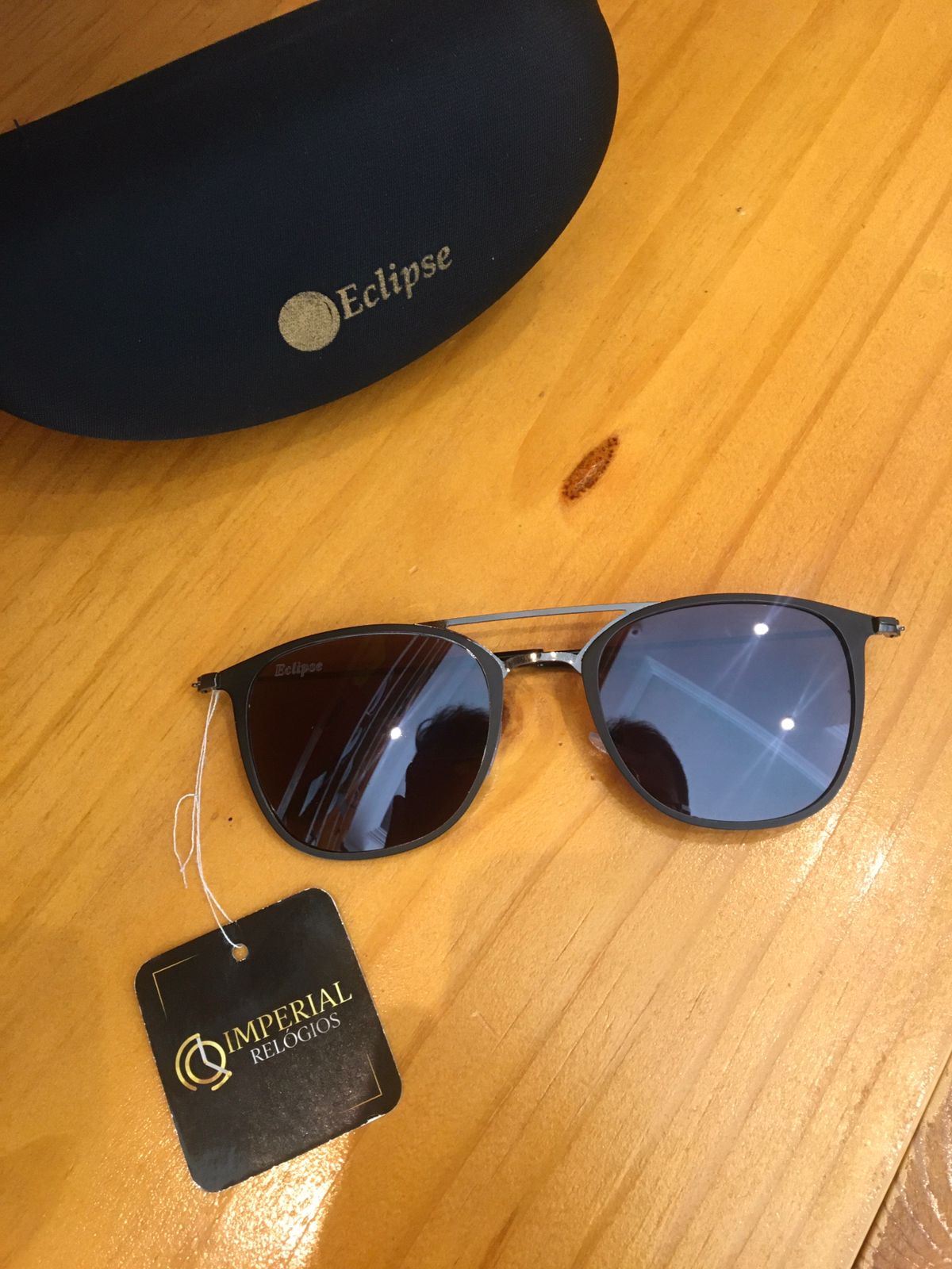 Óculos de Sol Feminino Redondo Preto Com Lente Preta Metal Eclipse ...